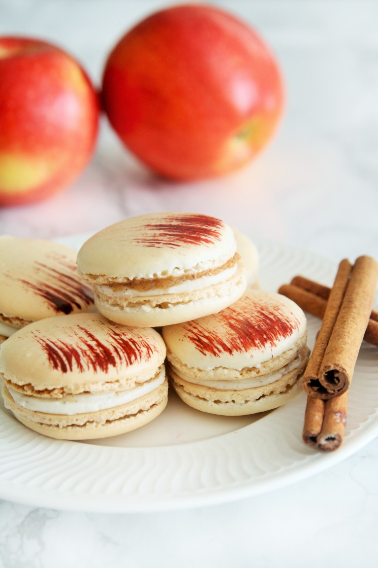 Caramel Apple Pie Macarons {+ Painting Patterns on Macarons} - The ...