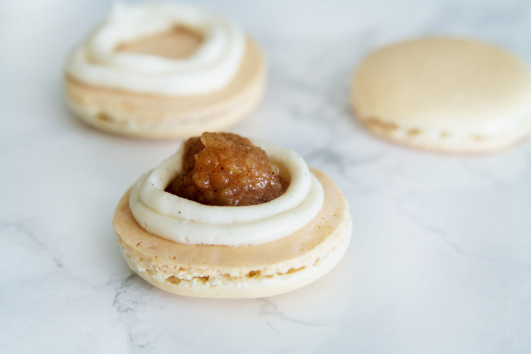 Caramel Apple Pie Macarons {+ Painting Patterns on Macarons} - The ...