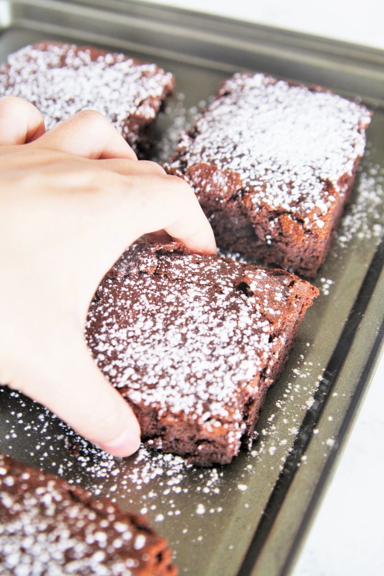Thick and Chewy Fudge Brownies - The Tasty Bite