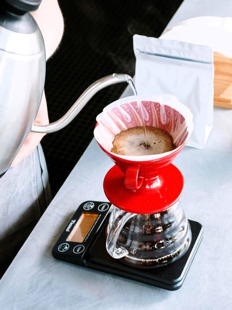 Flat Bottom vs Cone Coffee Filter: What's the Difference? - The Tasty Bite