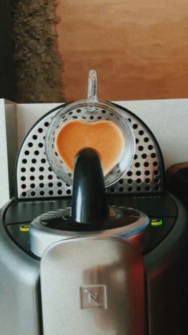 Troubleshooting Your Nespresso Vertuo Machine’s Red and Yellow Light: A ...