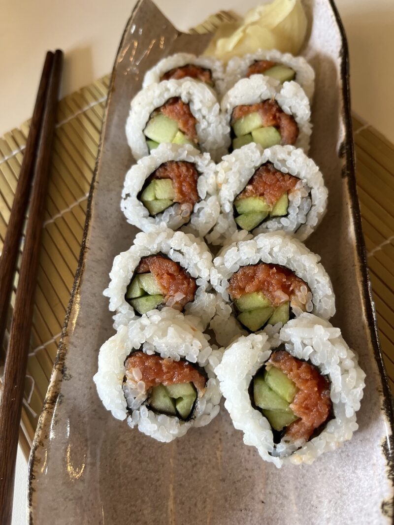Easy Spicy Salmon and Cucumber Sushi Roll Recipe – The Tasty Bite
