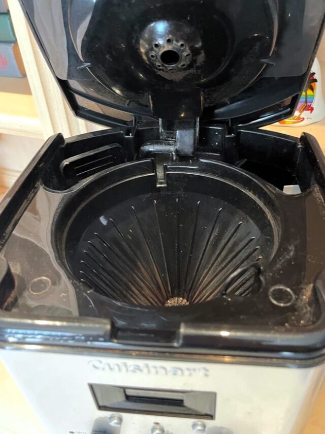 Troubleshooting Cuisinart Coffee Maker Overflow Problems - The Tasty Bite